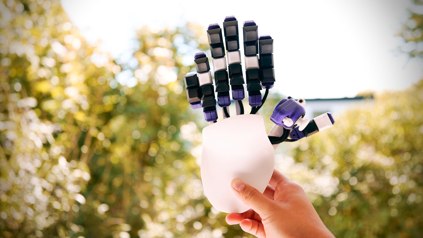 Azeron Keyzen im Test: Kralle statt Gaming-Tastatur – mein Fazit nach ...