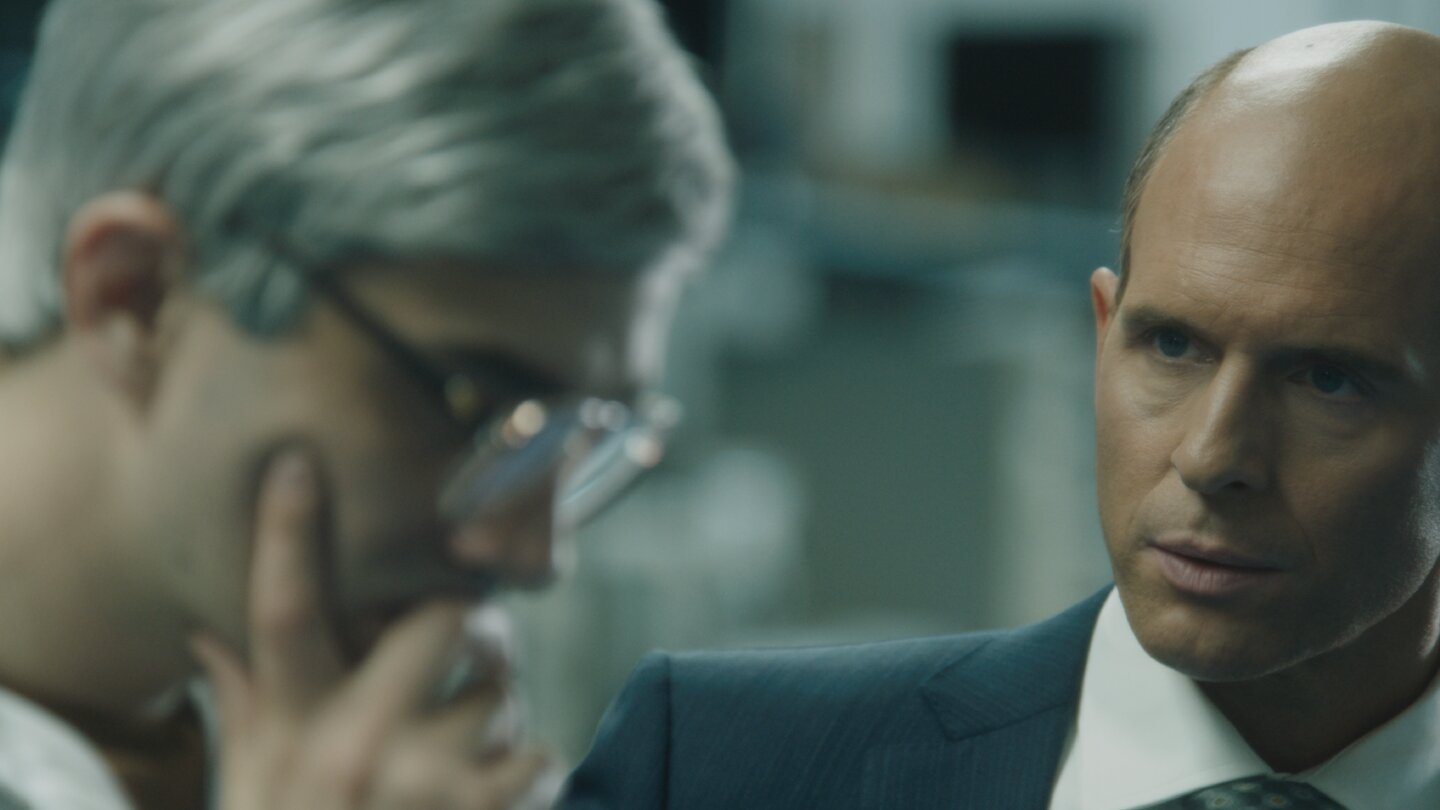 Blackberry-Film zeigt, wie das iPhone mit dem Tasten-Handy den Boden ...