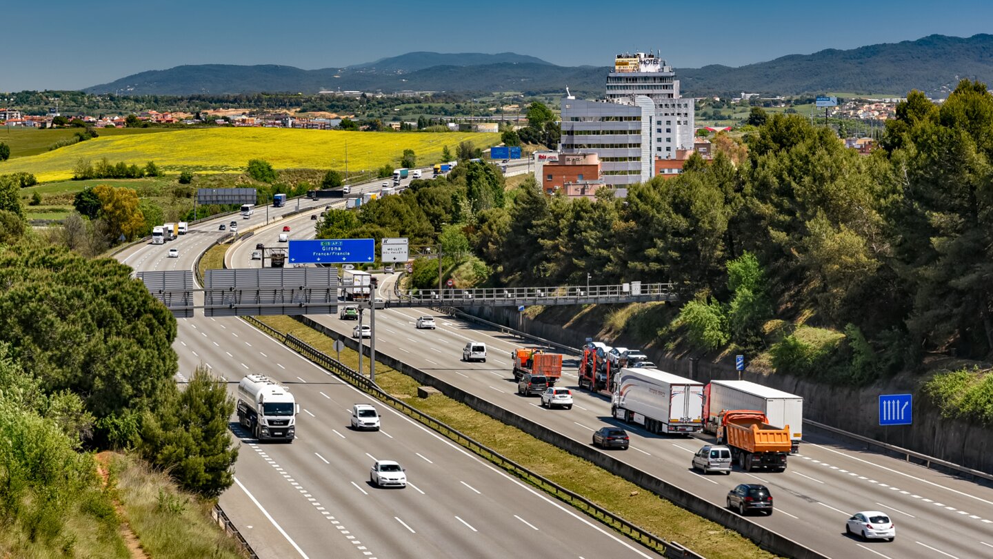 962 Kilometer, 1074 Brücken, 205 Rastplätze: Kennt ihr die längste Autobahn Deutschlands?