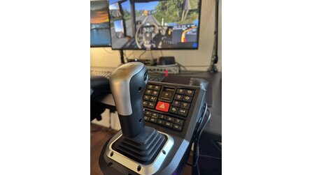 Für wahre LKW-Fans: Das Hori Truck Control System hebt Realismus auf ...