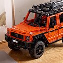 Für den Mercedes G500 lässt der Weihnachtsmann sogar seinen Schlitten ...