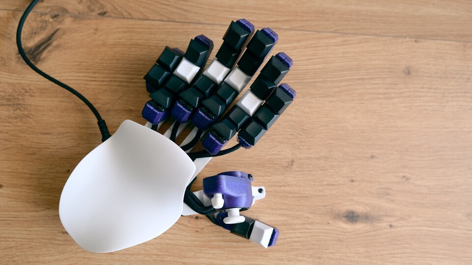 Azeron Keyzen im Test: Kralle statt Gaming-Tastatur – mein Fazit nach ...