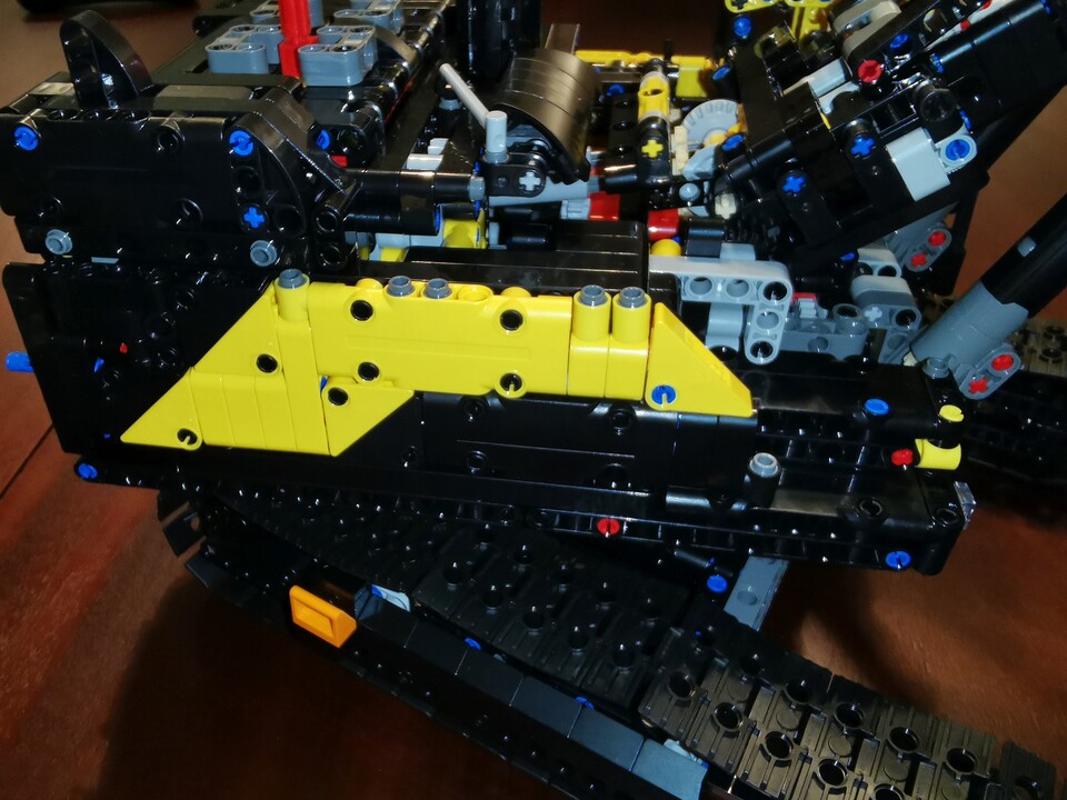 Test: Ich habe Legos Volvo Bagger fertiggebaut und frage mich jetzt ...