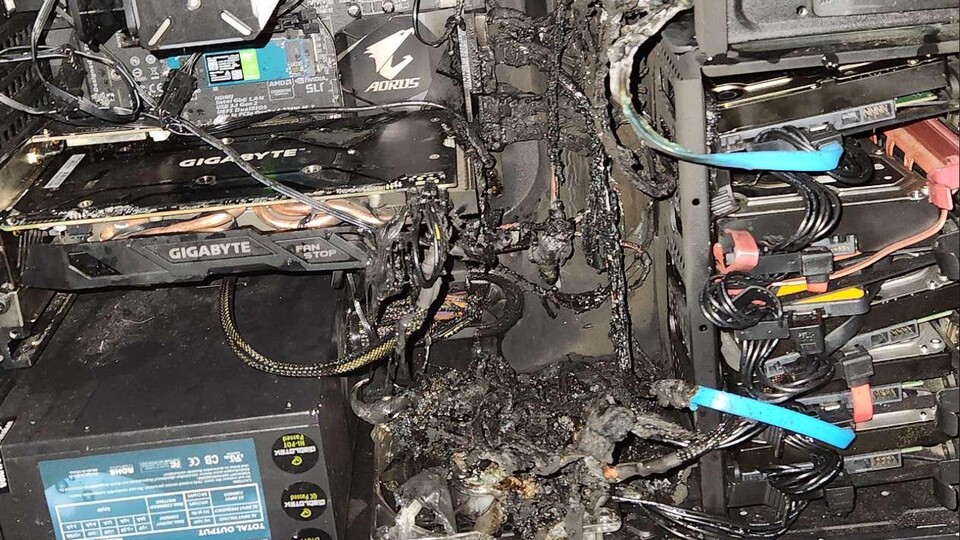 A player's PC catches fire, the community is puzzled as to what the ...