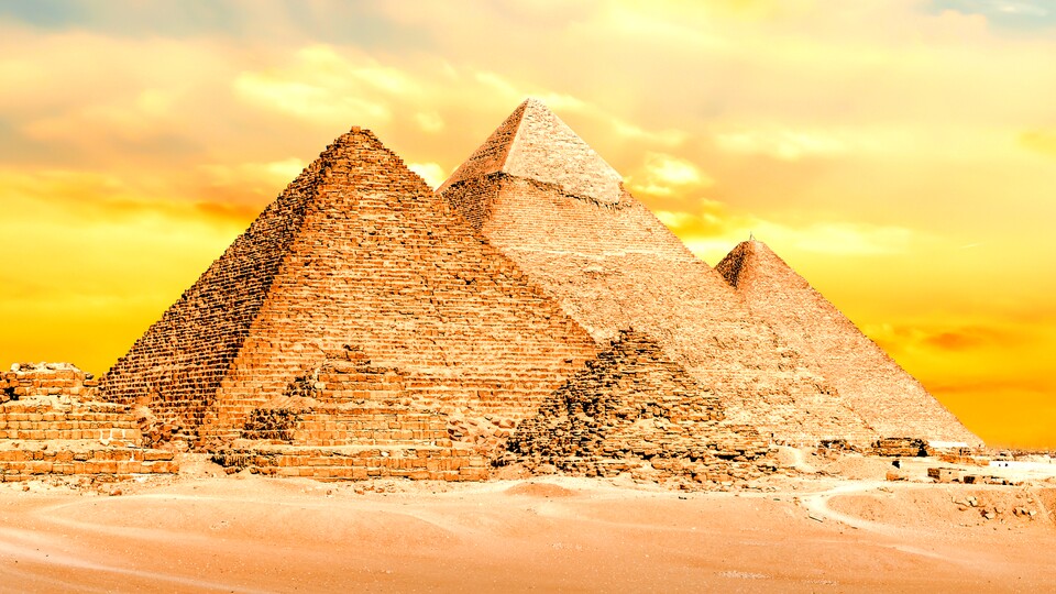 Researchers discover strange structure in the pyramid city of Giza ...