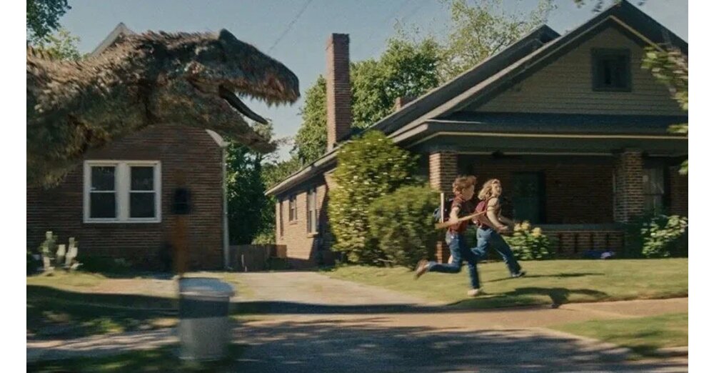 Plötzlich Dinos: Im neuen Sci-Fi-Abenteuerfilm The End of Oak Street ...