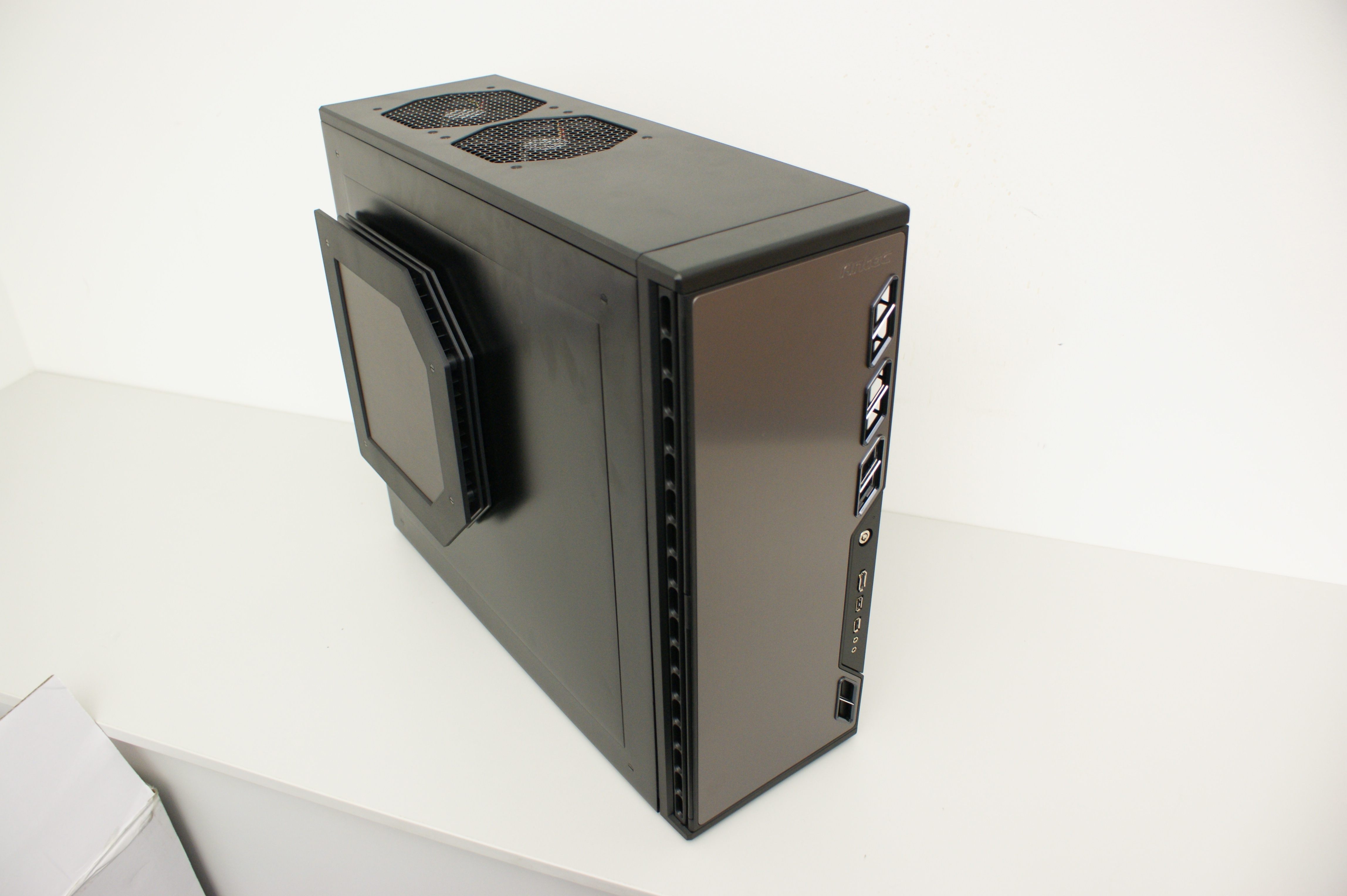 Antec P193 - Geräumiges Gehäuse mit guter Kühlung für leise PCs