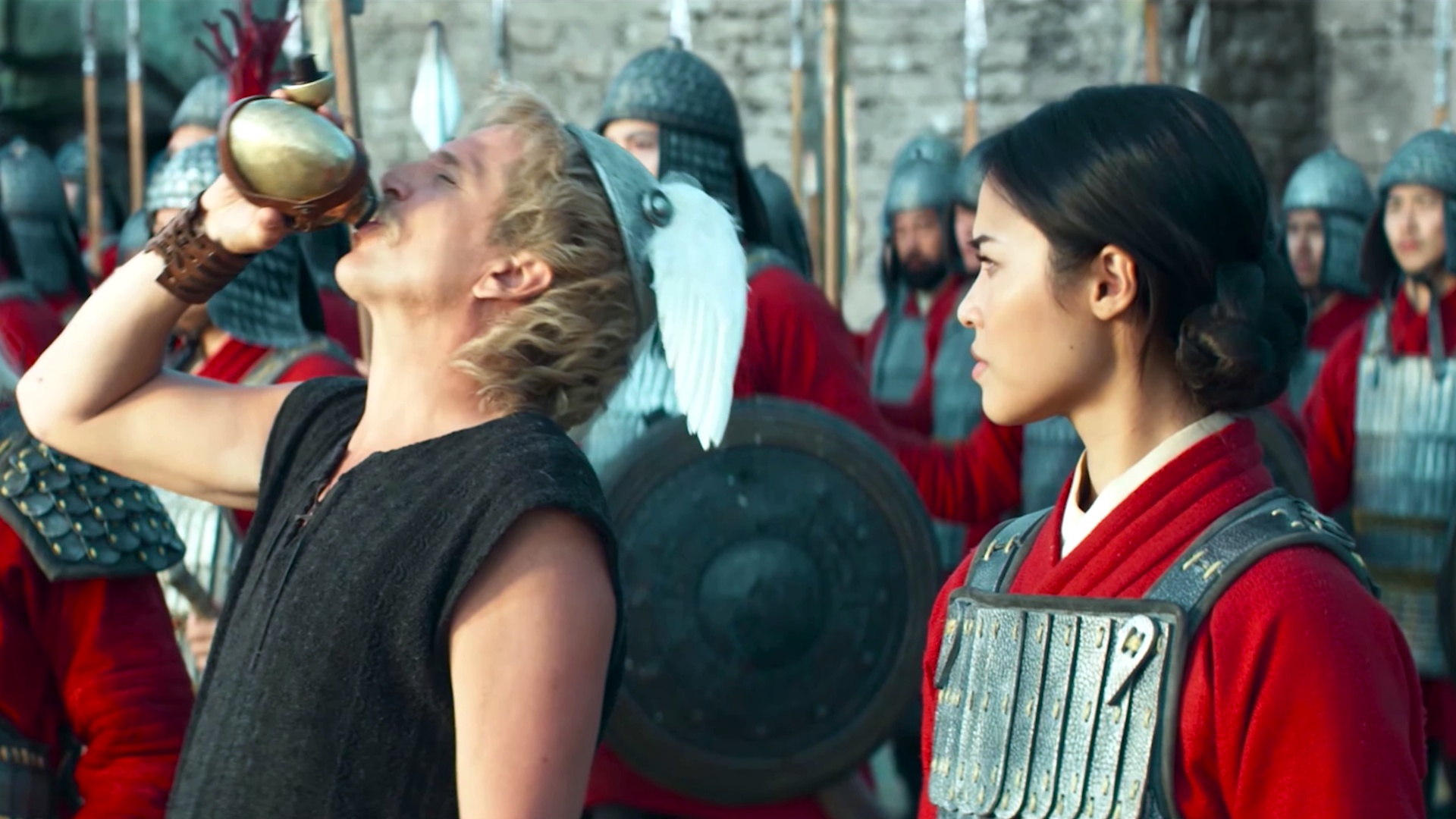 Asterix und Obelix verschlägt es im Trailer zum neuen Kinofilm ins ...