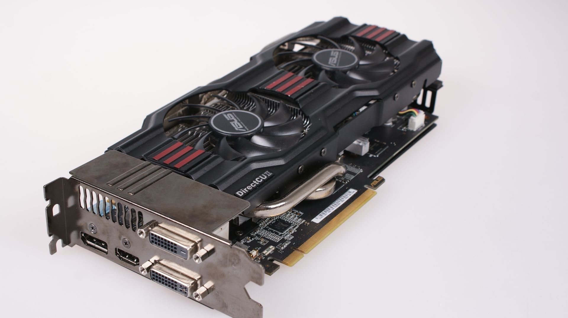 Asus Geforce GTX 670 DirectCu II Top Fl sterleise Geforce GTX 670
