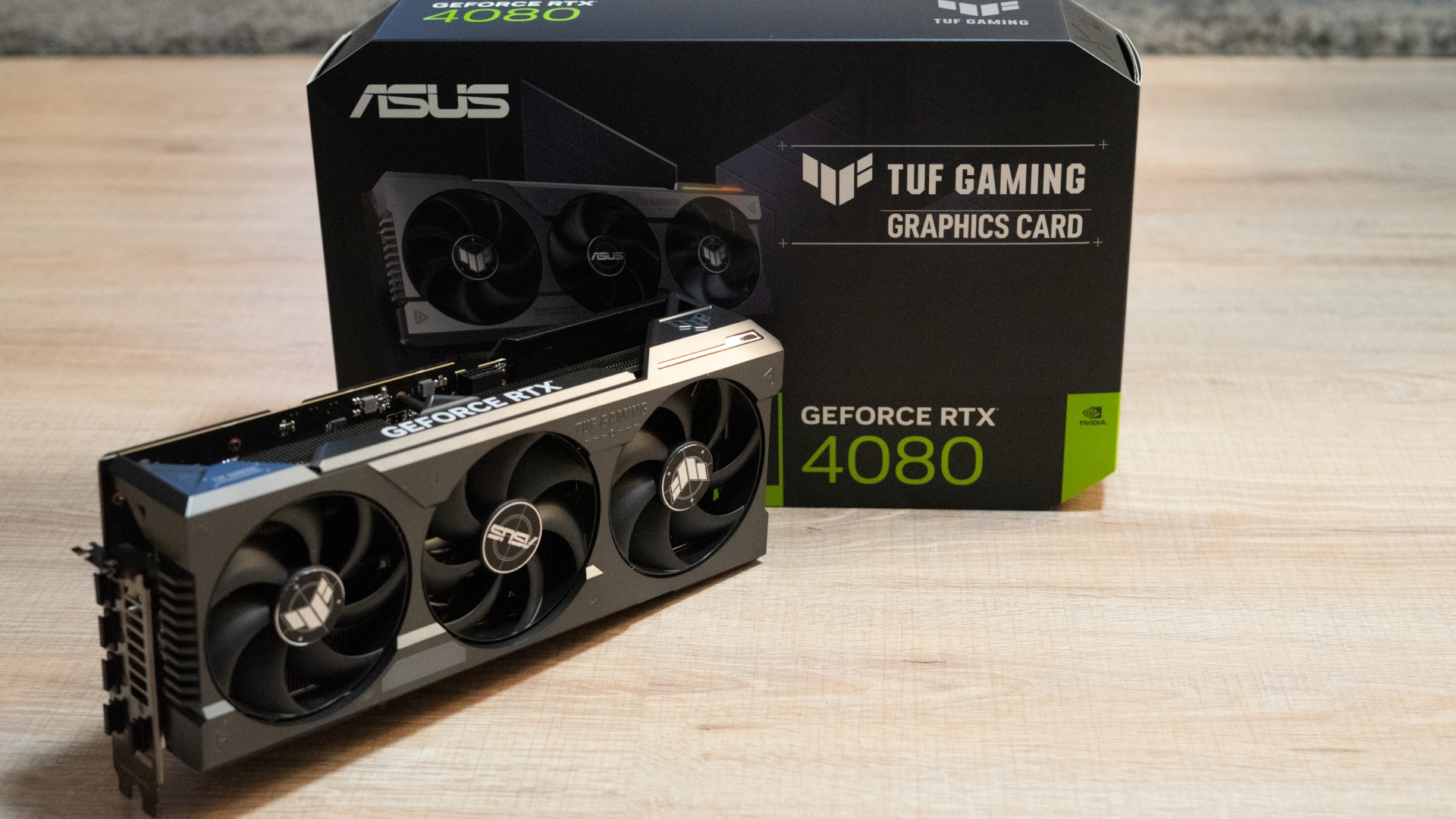 Asus Geforce RTX 4080 TUF Gaming OC - Fotos