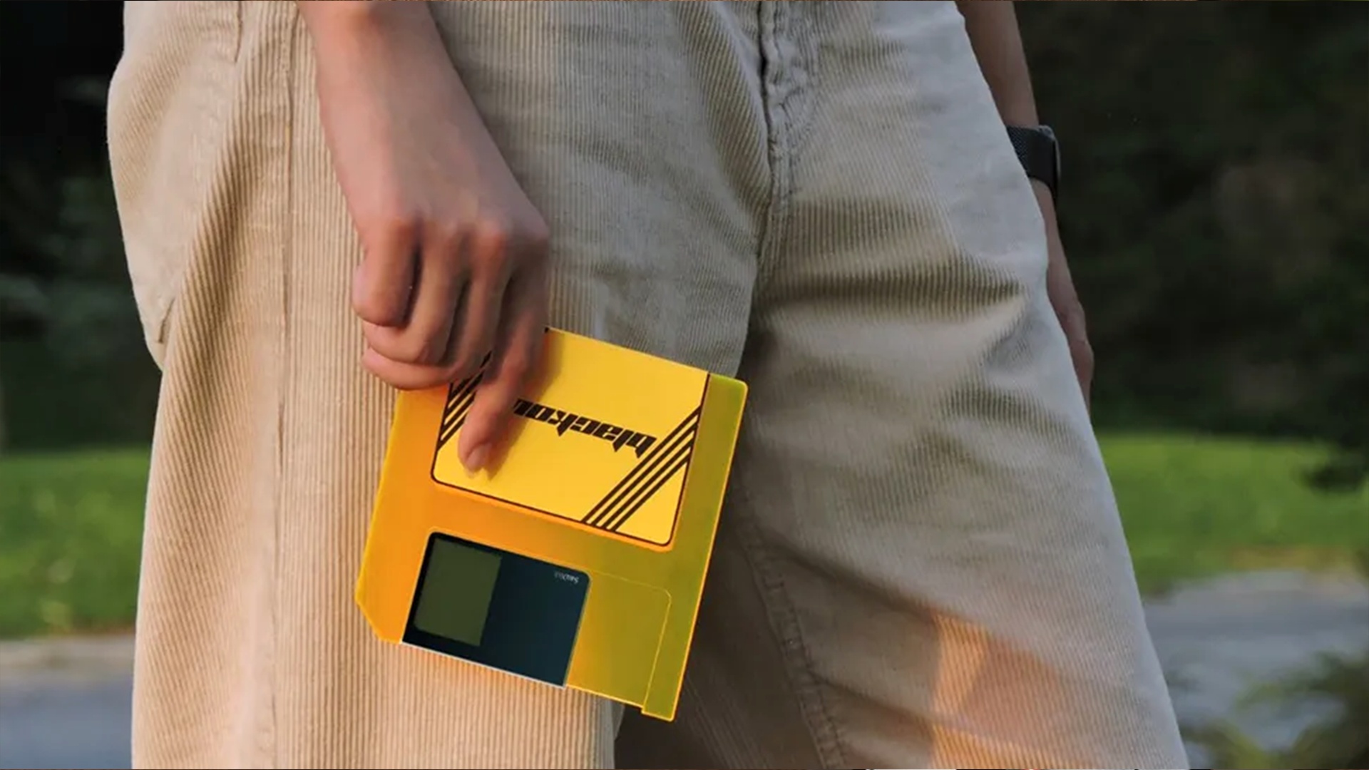 Mehrere Terabyte statt 1,44 Megabyte: Die Floppy Disk feiert nach ...