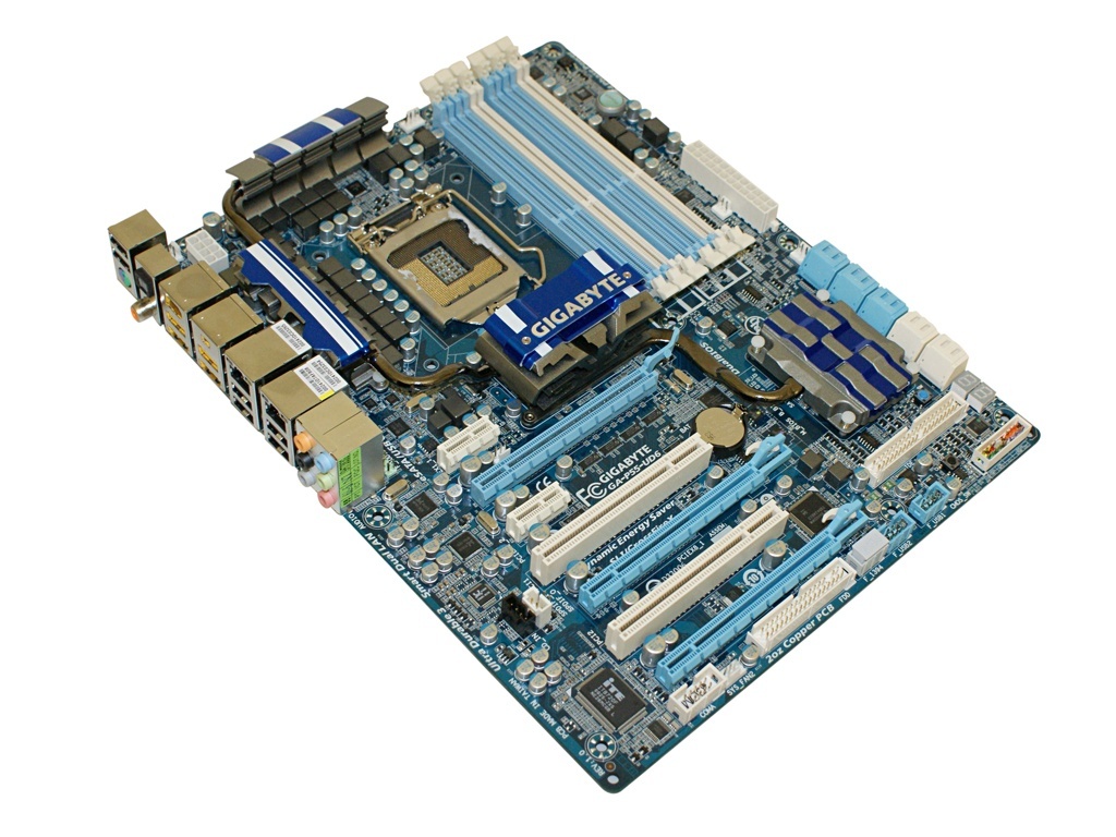 Gigabyte P55-UD6 - Test: Schnelle P55-Platine mit vielen Schnittstellen