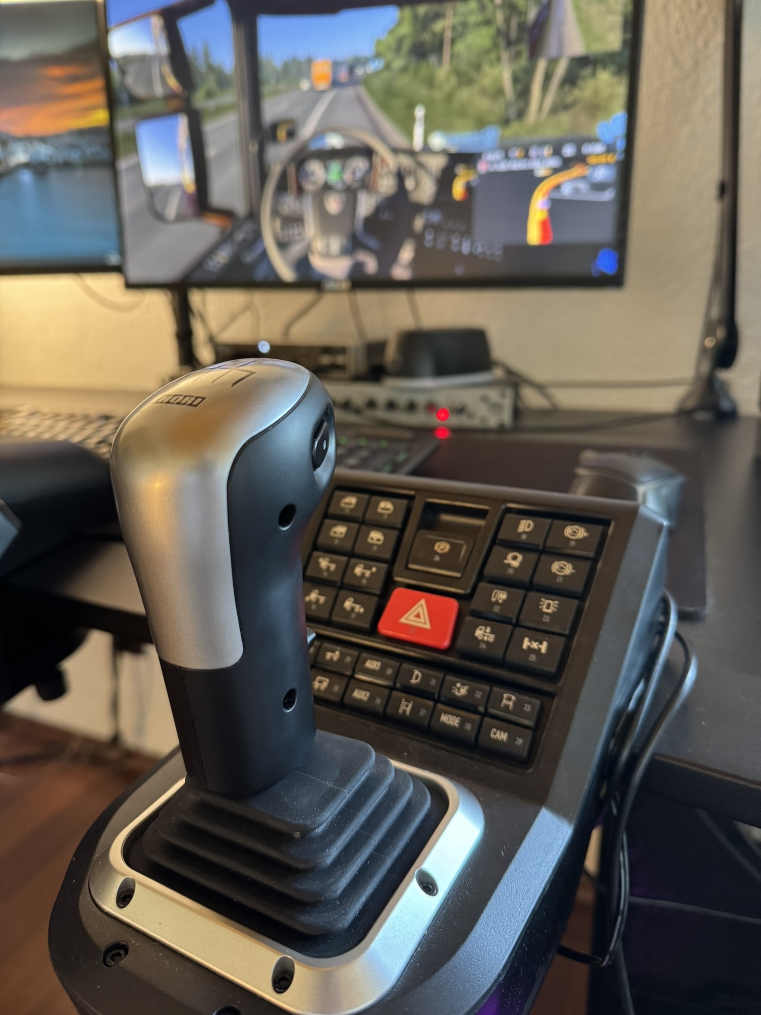 Für wahre LKW-Fans: Das Hori Truck Control System hebt Realismus auf ...