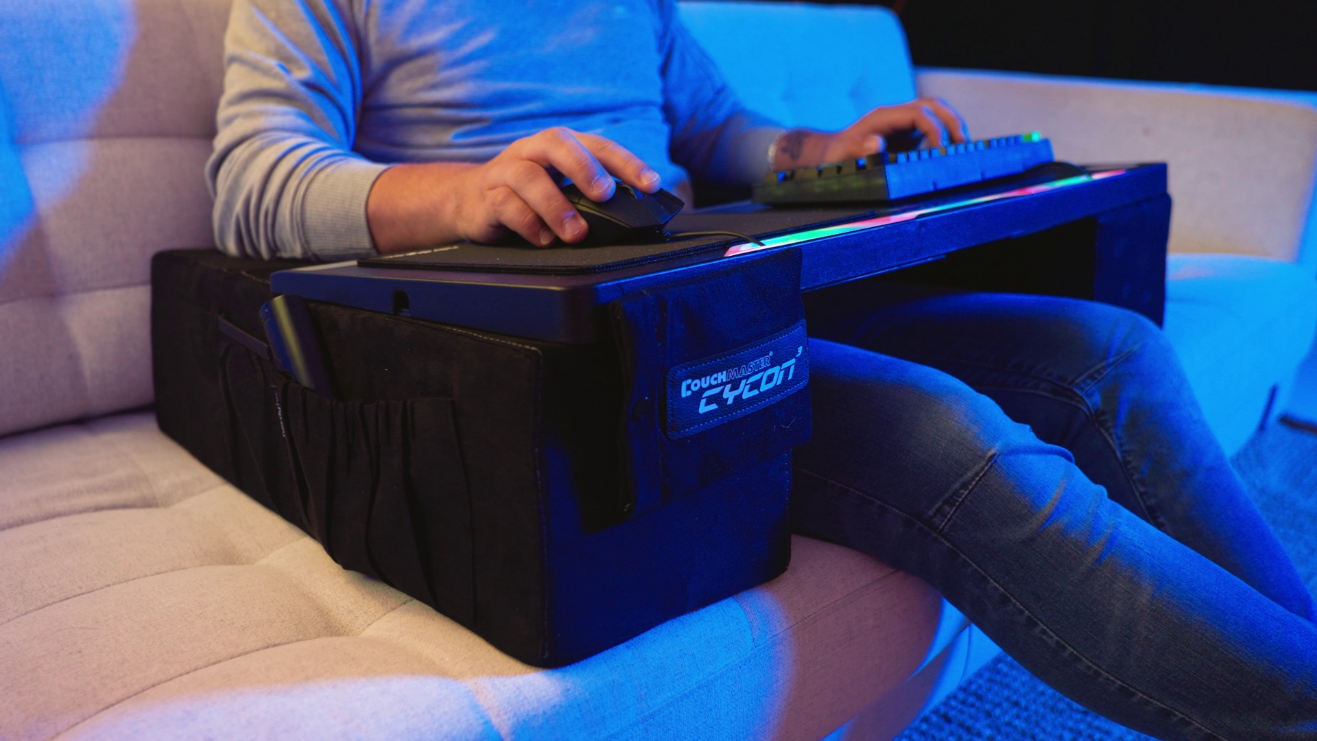 Bequem mit Maus und Tastatur auf dem Sofa spielen: Ein neuer ...