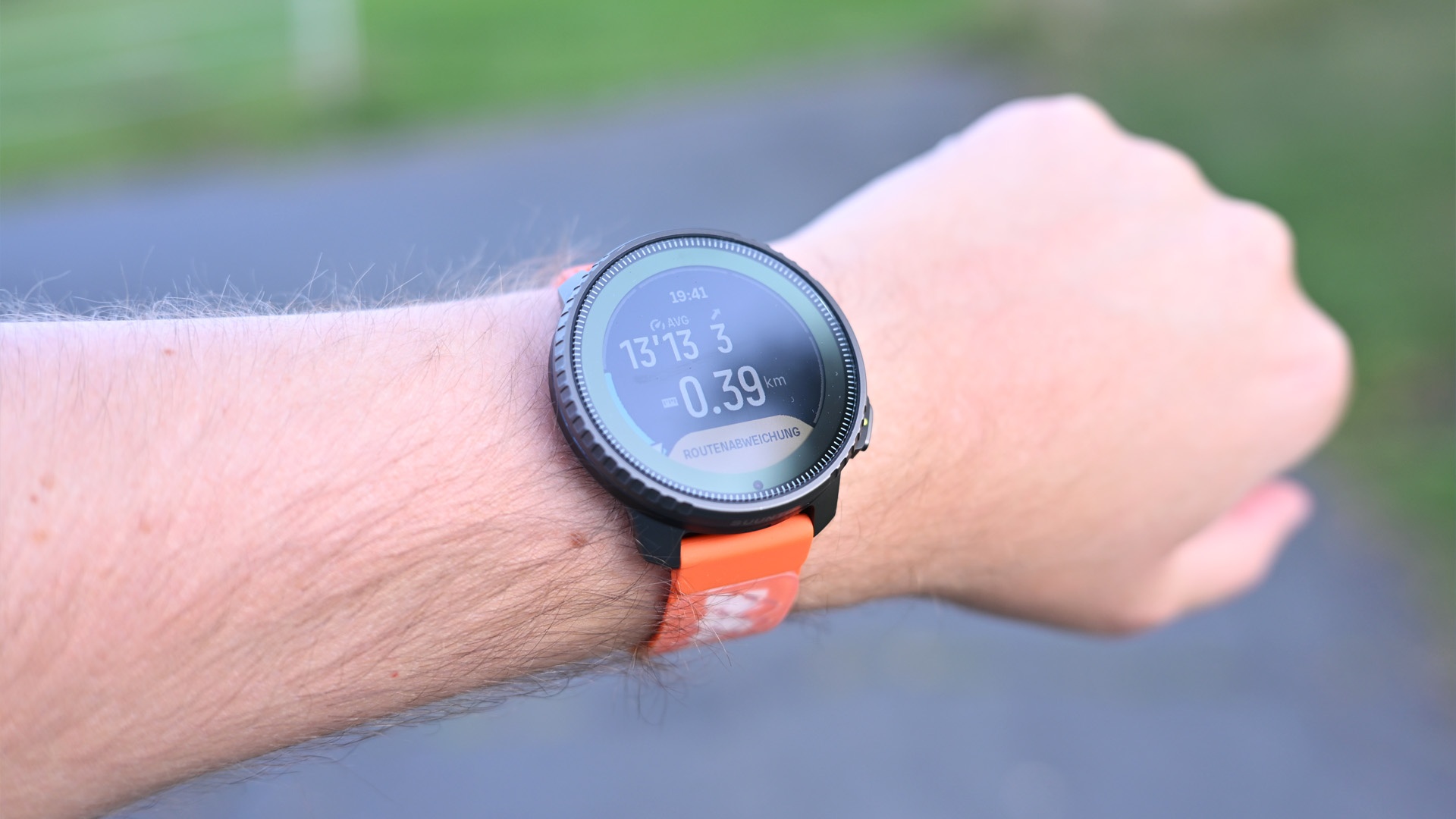 Die Smartwatch von Suunto läuft bei mir nach drei Wochen noch mit 40 ...
