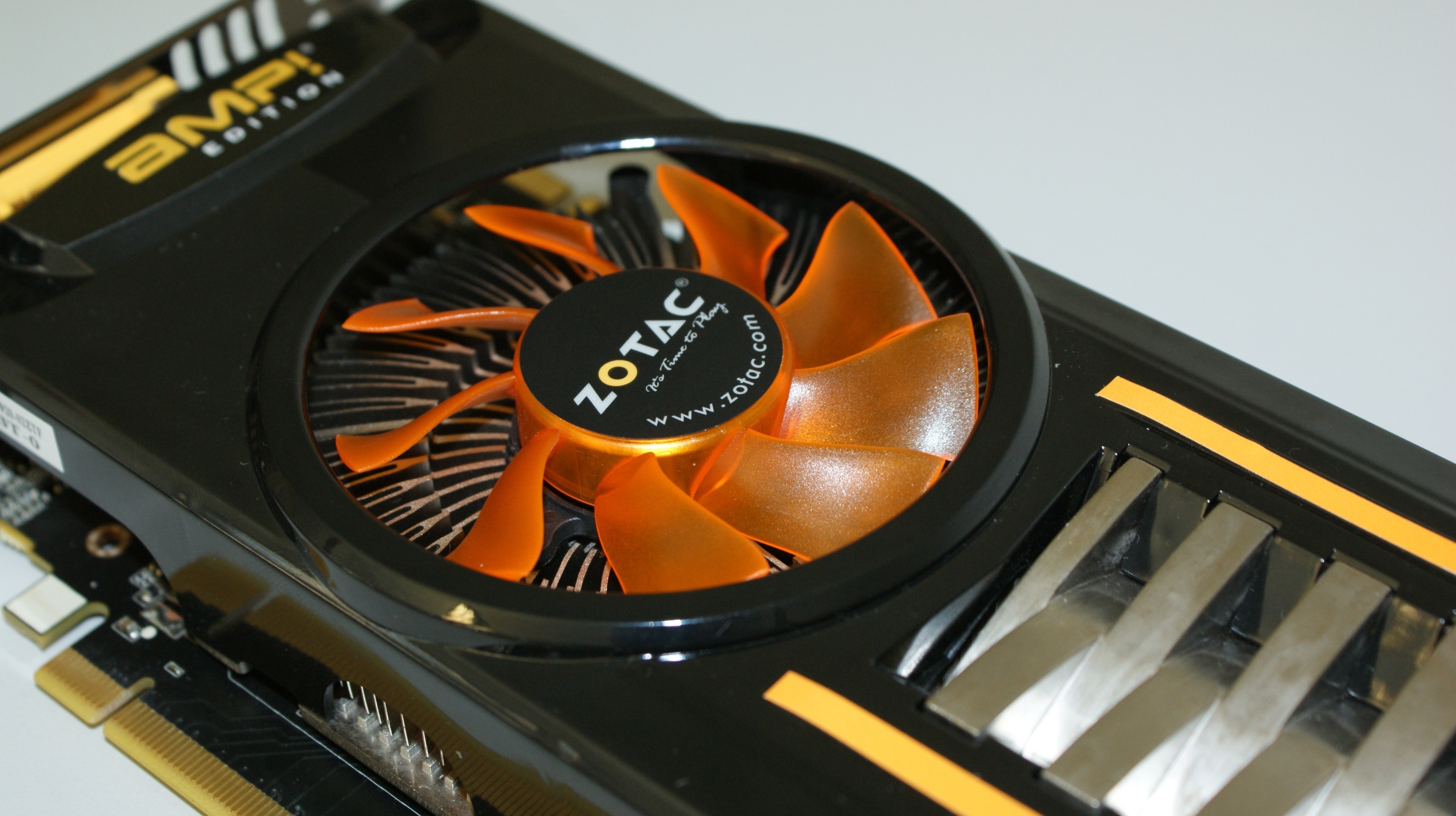 Zotac Geforce GTX 460 AMP 1,0 GByte - Bilder