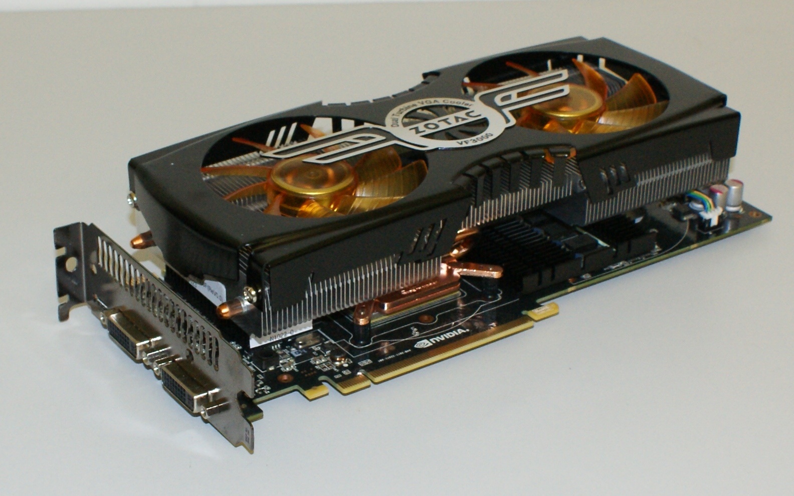 Zotac Geforce GTX 480 AMP - übertaktet und vergleichsweise leise