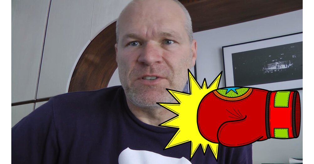 Kontroverser deutscher Filmemacher Uwe Boll ist gegen 4 Kritiker ...