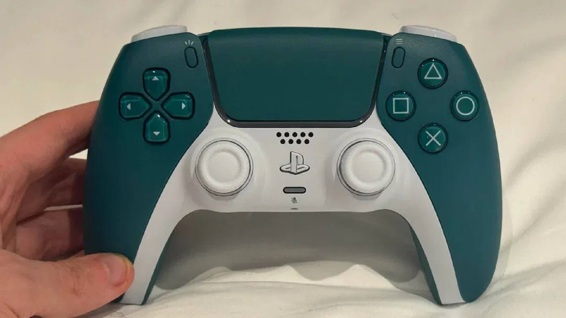 Dieser PS5-Controller ist 1300 US-Dollar wert und wurde von der Post ...