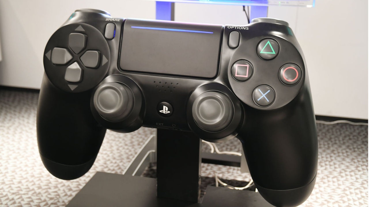 PlayStation - Das ist der wahrscheinlich größte PS4-Controller der Welt