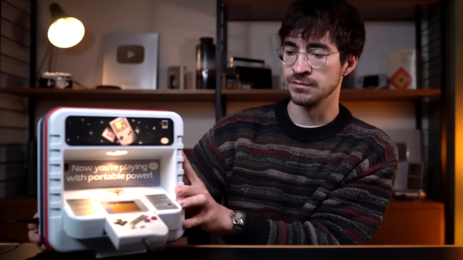 Tüftler baut sich eine Game Boy Docking-Station wie sie früher im Laden ...